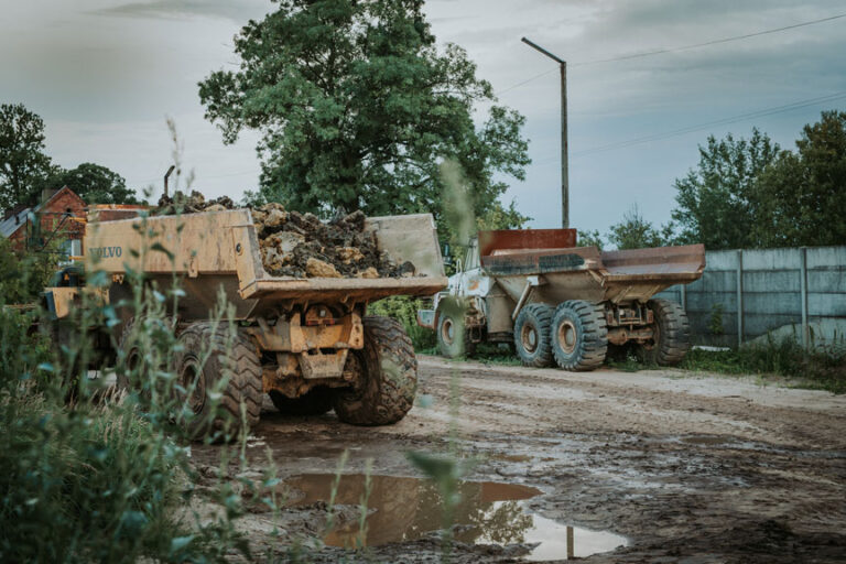 Lehm und Ton – B A C K S T E I N B A U